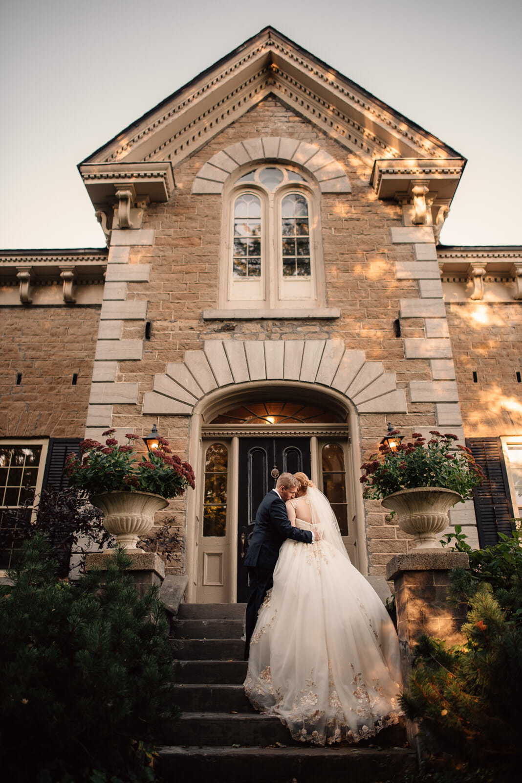 Strathmere Lodge Wedding Photos in Ottawa » Chelsey Cunningham
