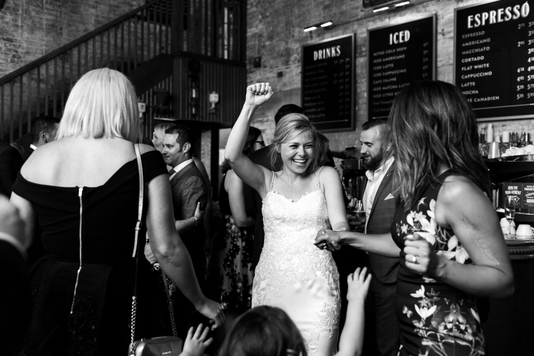 Oshawa Wedding Photographer - Chelsey Cunningham