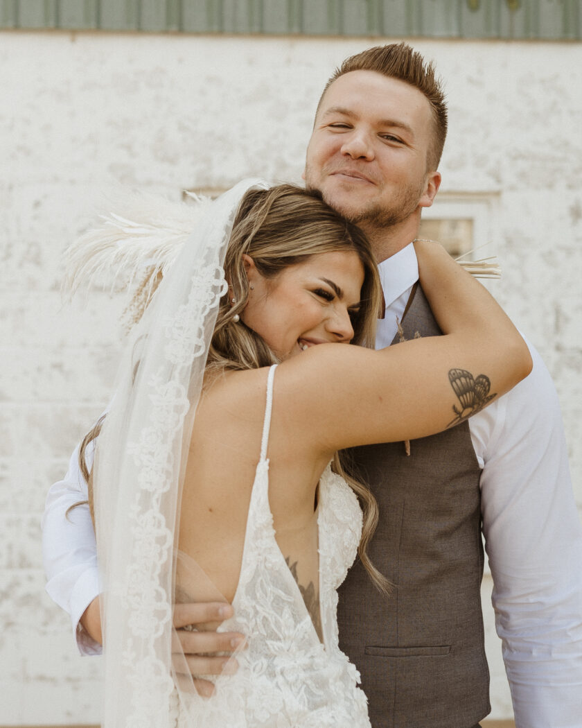 Oshawa Wedding Photographer - Chelsey Cunningham